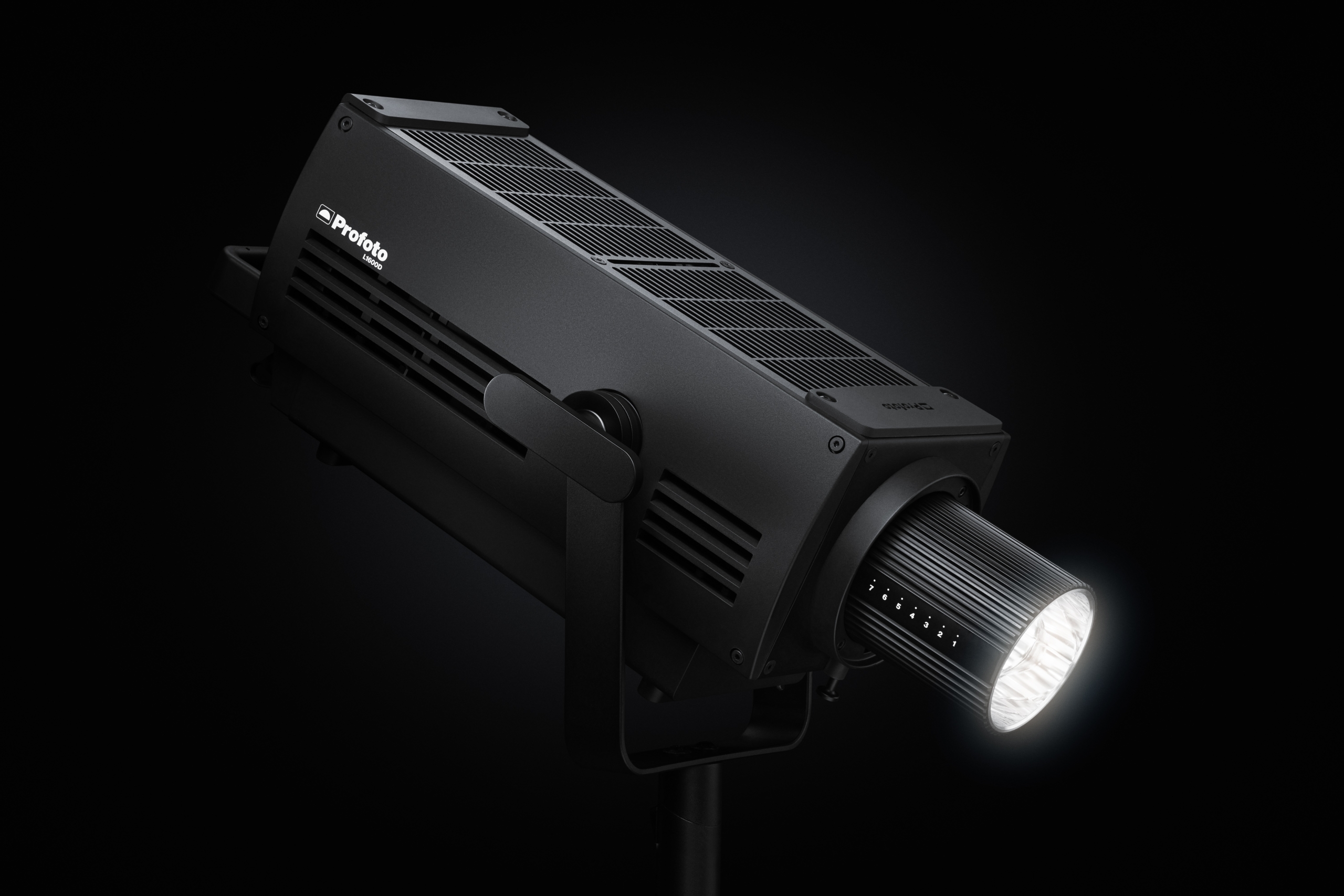 Entering the cinema light market with high-powered LED lighting ...